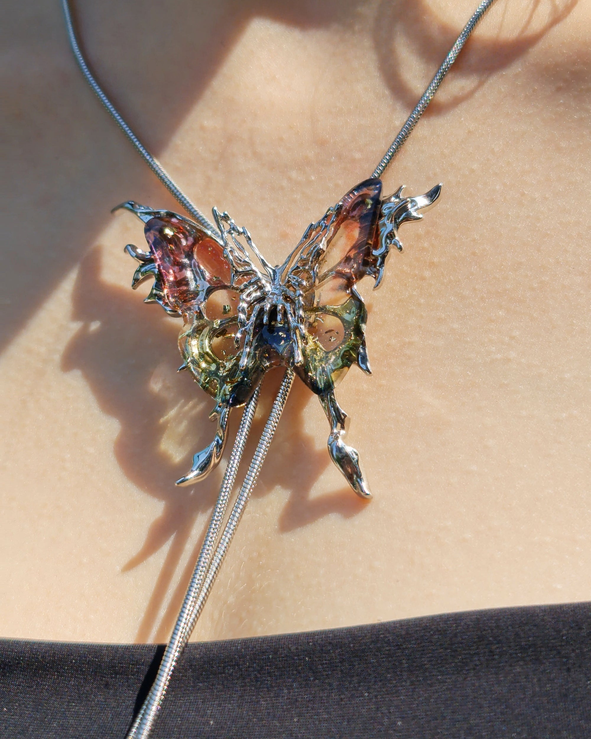 Flutter Cage Necklace – Nikaneko